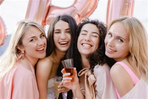 Девичник Алины в Италии Девичник Девушка позирует Подружки невесты