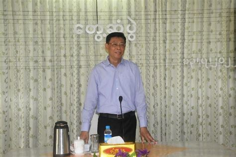 ပြည်ထောင်စုဝန်ကြီး ဗိုလ်ချုပ်ကြီးမြထွန်းဦး စစ်ကိုင်းတိုင်းဒေသကြီးရှိ အစိုးရအဖွဲ့ဝင်များ တိုင