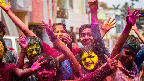 When Is Holi 2023 And How To Throw A Perfect Holi Party Trending News
