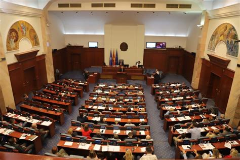 СОБРАНИЕТО ГИ РАЗРЕШИ ОД ФУНКЦИИТЕ АЛИУ И МЕЏИТИ Гласот на Европа