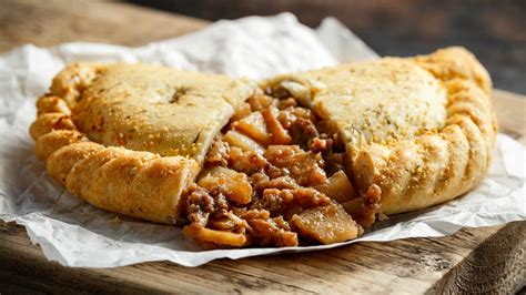 43 Traditional British Foods And Drinks Ultimate List