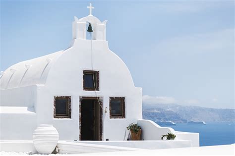 이아 산토리니 키클라데스 에게 해 제도 그리스의 해돋이에서 전통적인 흰색 세척 교회 교회에 대한 스톡 사진 및 기타 이미지 교회 이아 산토리니 0명 Istock