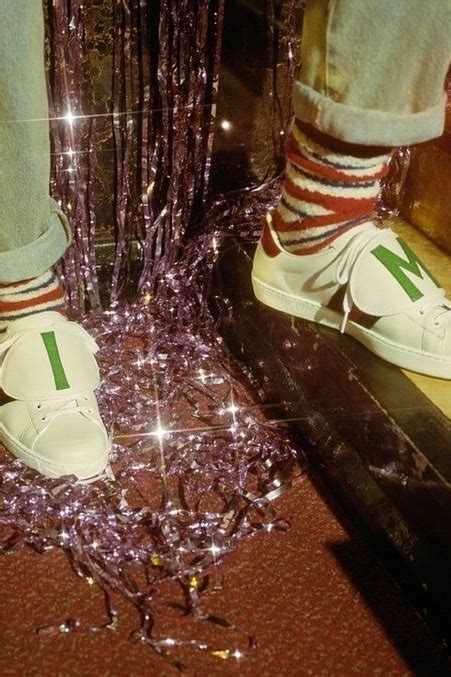 Подарок девушке подруге маме Косметика парфюмы и бьюти гаджеты которые можно подарить на