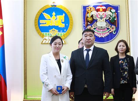 Улс нийслэлийн хөгжилд үнэтэй хувь нэмэр оруулсан албан хаагчдыг шагналаа Atime Mn