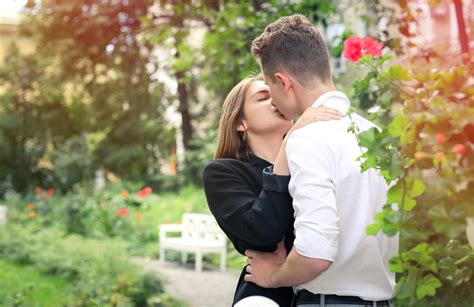 5000 Free Hug Kiss And Hug Images Pixabay