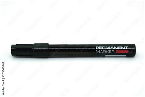 Closed Permanent Waterproof Marker Pen Black Color With Red Label Close