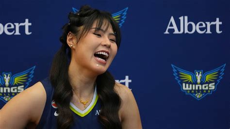 Li Yueru Hits 2 Late Free Throws As Wings Rally Past Sky