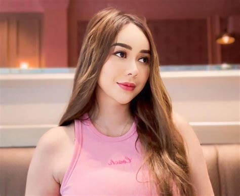Soal Pria Idaman Aura Kasih Lebih Pilih Pria Duda Biar Jelek Asal Kaya