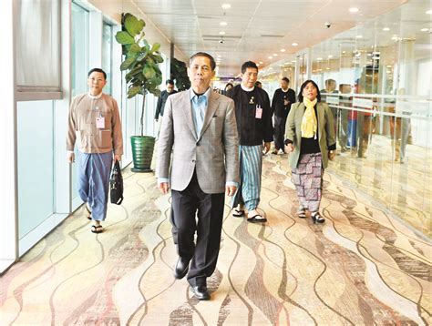 ပြည်ထောင်စုဝန်ကြီး ဦးကိုကိုလှိုင်နှင့် ဥပဒေရေးရာဝန်ကြီးဌာန ပြည်ထောင