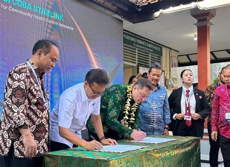 Kenakan Endek Elon Musk Resmikan Starlink Di Bali