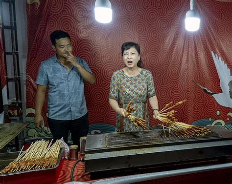 这个国庆假日，火爆的武汉和平大世界的“潮玩市集（第一期）”印象 知乎