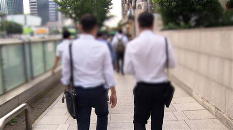 친절한 경제 더 벌어진 정규 · 비정규직 임금 격차8년 전으로 뒷걸음질