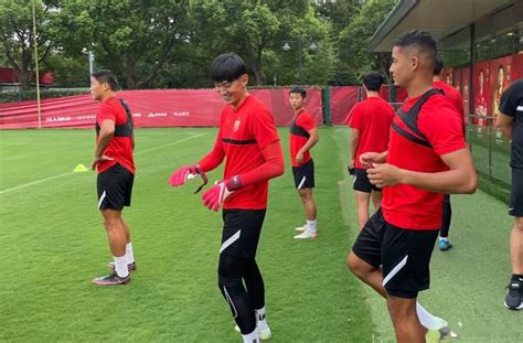 海港新闻官：蒋光太今日下午报到并参加全队合练，将披3号球衣 知乎