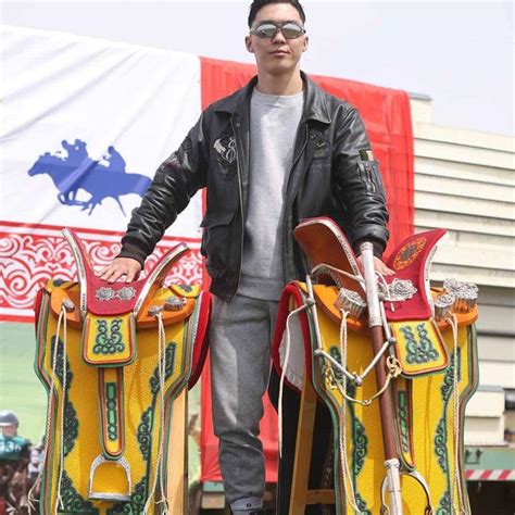 Унаган Хүлэг Төв халх хийцийн цэвэр мөнгөн иж бүрэн эмээлийн сугалаа🔥🔥🔥 📌📌 Iban дугаар