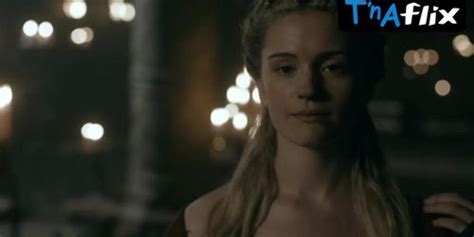 Alicia Agneson Sexy Scene In Vikings