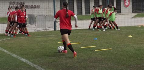 საქართველოს 17 წლამდე გოგონათა საფეხბურთო ნაკრები კოსოვოშია სადაც