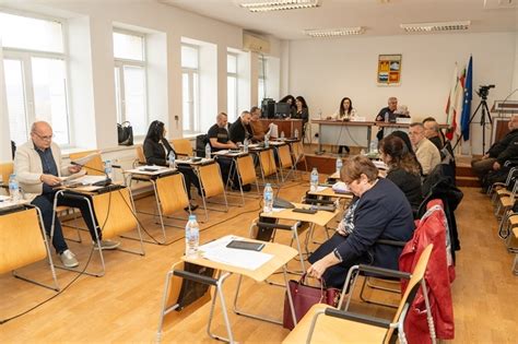 Общинският съвет в Мездра актуализира Наредбата за поддържане и опазване на обществения ред на