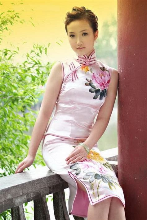 性感旗袍美女你最喜欢哪一个