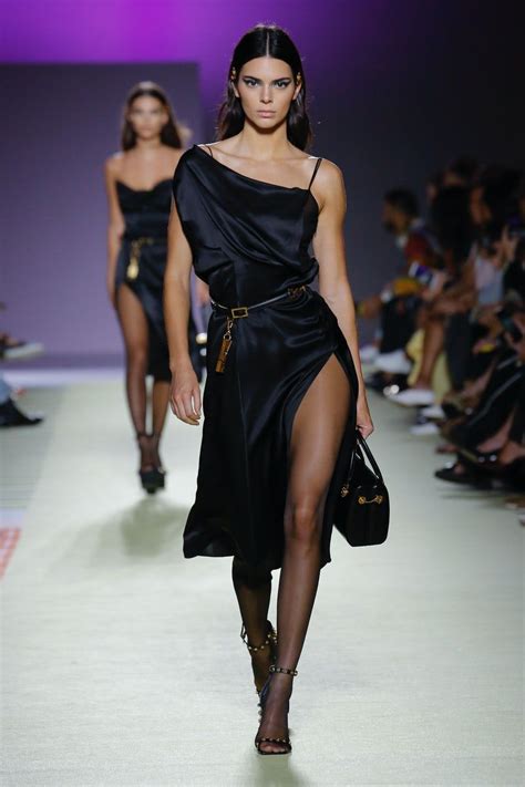 Fashion Week The Business Of Fashion Runway Fashion Couture Runway