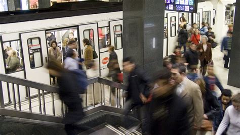 Apuñalan A Un Hombre Tras Defenderse De Un Robo En El Metro De Barcelona