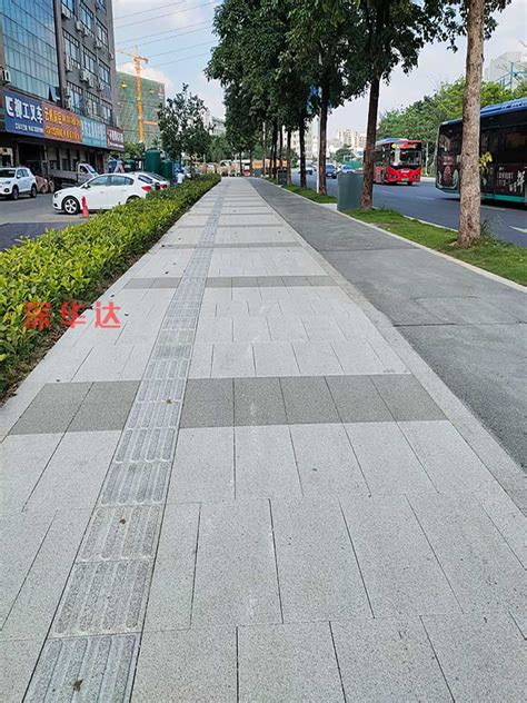 工程案例 仿石材陶瓷透水砖 地铺石 PC仿石透水砖 深华达广东新材料有限公司