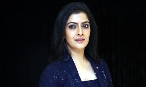 లేడీ విలన్ ఫుల్ బిజీ ఆ విషయం లో తగ్గేది లేదు అంటోంది లేడీ విలన్ ఫుల్ బిజీ ఆ విషయం లో తగ్గేది లేదు అంటోంది