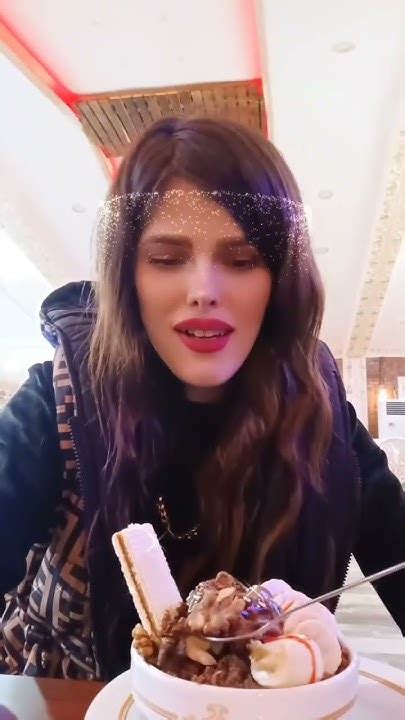 غذا خوردن و گردو و موز Youtube