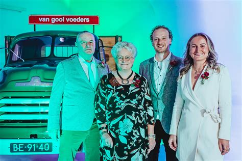 Bij Kersverse Hofleverancier Jac Van Gool In Hilvarenbeek Wordt De Telefoon 24 Uur Per Dag