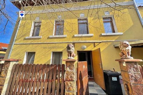 Русе Градска къща За продажба кв Широк център Двуетажна къща 213 кв м РЗП 313 кв м двор Къ