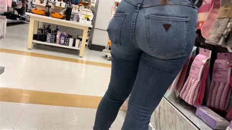 Big Booty Latina In Tight Jeans Oc Upshot Tight Jeans Forum