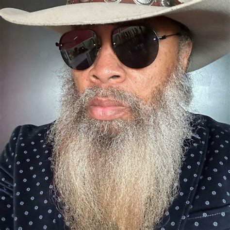 Review Niki Buzz Funkabilly I Bluestown Music