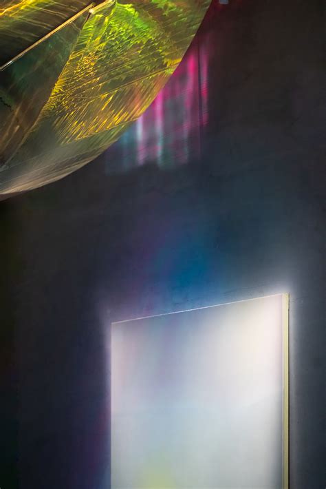 金馬賓館當代美術館 劉若英 陳建騏 X 邵雅曼，《夜晚的光明》，2022年，多媒體裝置，複合媒材裝置。《小花計畫 2022 Re：小花盛開的回音》金馬賓館當代美術館展場畫面。照片