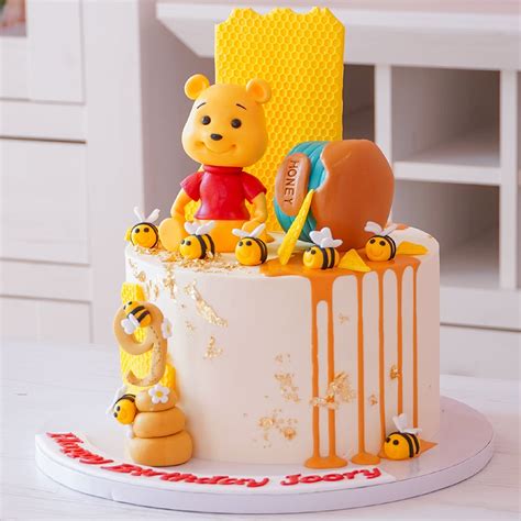 Winnie The Pooh Birthday Cake Winnie The Pooh First Birthday Party