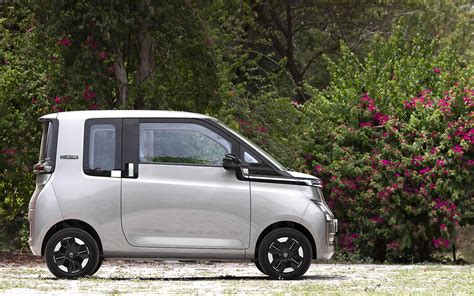 Mg Comet Ev Front Right View Mg Comet Ev Images