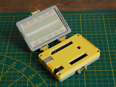 Arduino Uno外壳带面包板插槽 二次创作 来自 Timothyst Makerworld