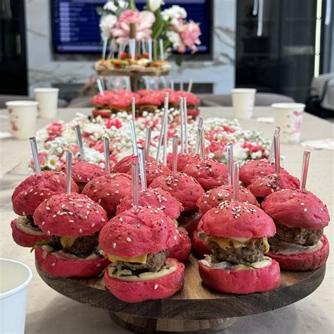 Кетъринг за моминско парти Варна сладки и солени изкушения