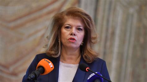 Вицепрезидентът Йотова Не съм изненадана че „Лукойл“ обмисля продажба на бизнеса си у нас