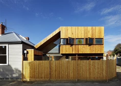 Triangular Void Joins A Timber Extension To A Melbourne Home