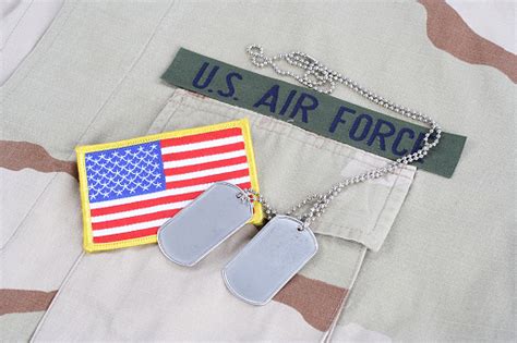 미국 공군 분기 테이프 개 태그와 사막 위장 제복에 국기 패치 검은색에 대한 스톡 사진 및 기타 이미지 검은색 경찰관 계급 Istock