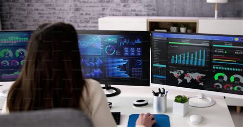 Kpi ビジネス分析データ ダッシュボード。コンピュータを使用するアナリストの写真 Unsplashのテクノロジーの画像