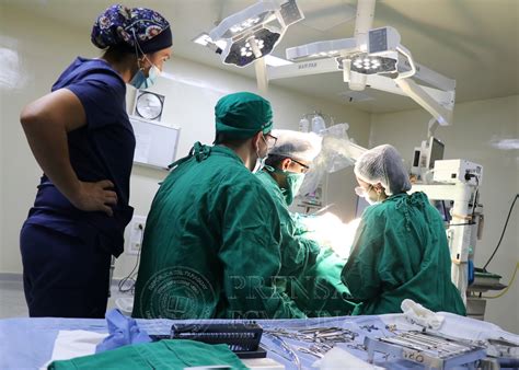 Clínicas Realiza Exitosa Cirugía De Implante Coclear A Niño Que Padecía