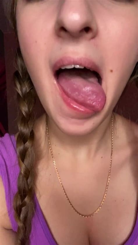 Giantess Looks To You Pov Thisvid Com