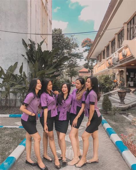 ปักพินโดย Thu ใน นร สาวม ปลาย โพสท่าถ่ายภาพ สาวมหาลัย