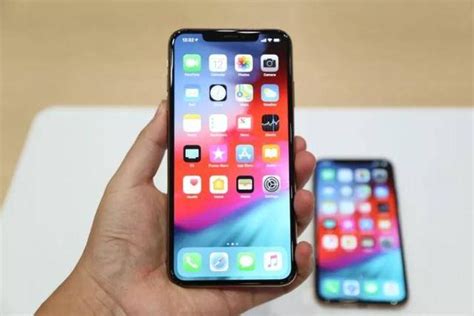 新iphone仍劉海屏設計，oppo R17水滴全面屏更是吸引眼球 每日頭條