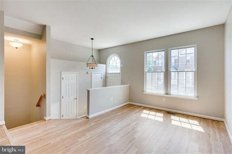 2502 Polly Jefferson Way Herndon Va 20171 Townhome Rentals In