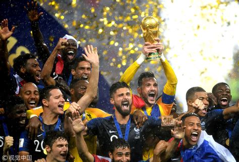 【世界杯】时隔20年法国再夺冠！魔笛获金球奖 香港商報
