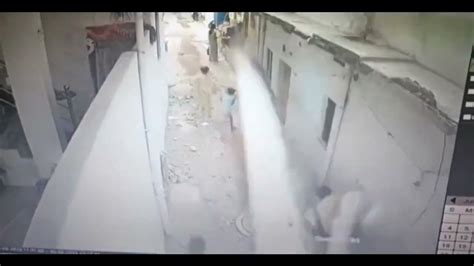 బాల్కనీ కూలి మూడేళ్ల బాలుడు మృతి వీడియో హైదరాబాద్ లోని ప్రగతి నగర్ లో విషాదం చోటుచేసుకుంది Youtube