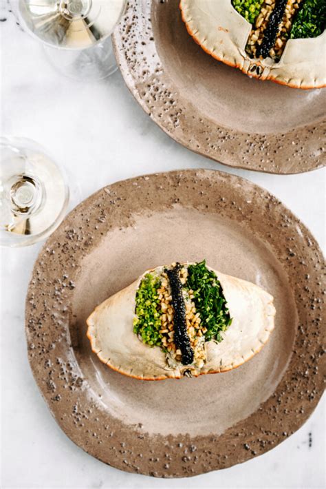 Krabsalade Met Bieslook Aardappelkrokant And Kaviaar Deliciousmagazine