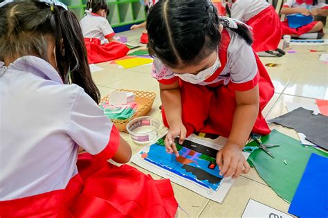 Academic Week การสร้างภาพด้วยการ ฉีก ตัด ปะ กระดาษ Srisuvit School