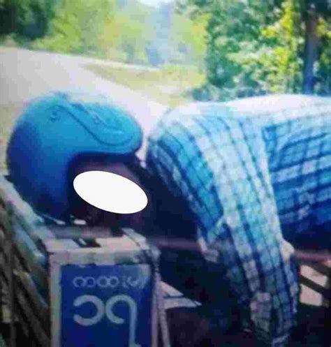 ကော့မှူးမြို့နယ်၊ ကျိုက်ထော်ကျေးရွာ ရဲစခန်းမှ နယ်ထိန်း ၁ ဦး အရပ်ဝတ်ဖြင့် တော်လှန်ရေး ရဲဘော်များ